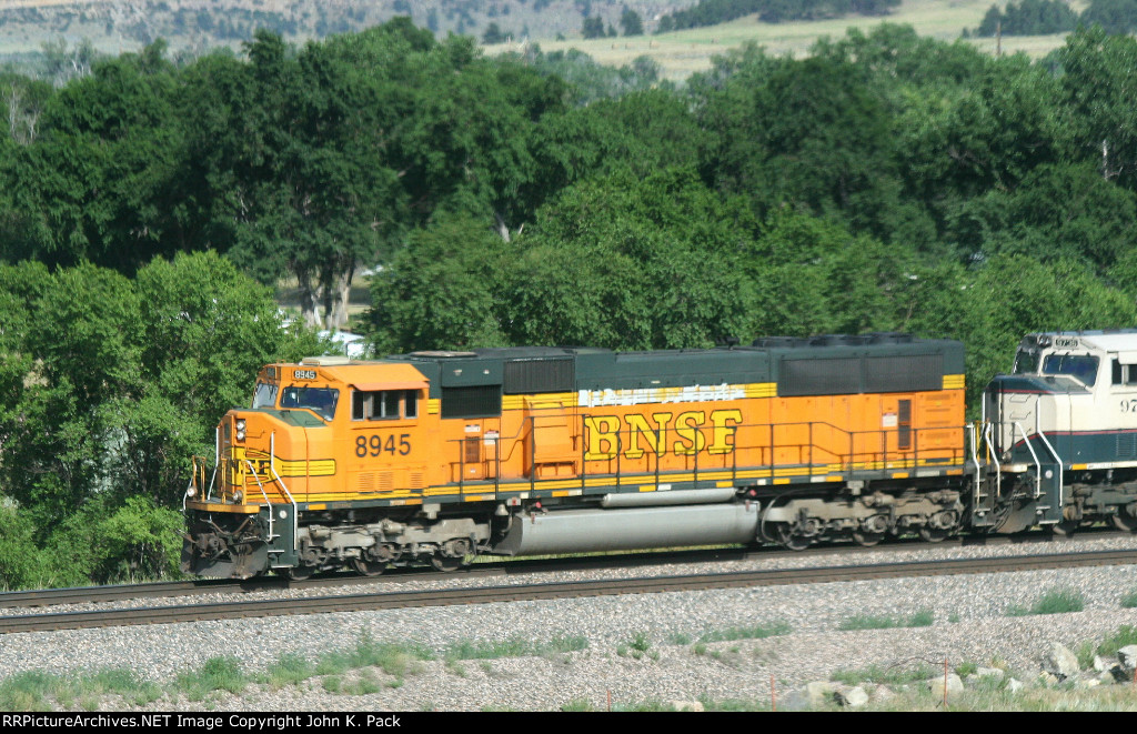 BNSF 8945
